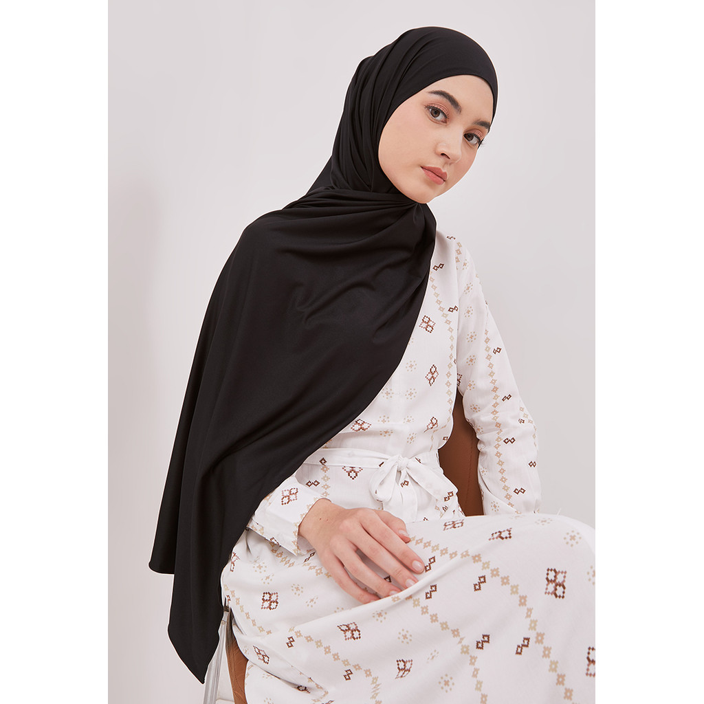 Jual DUST Hijab Pashmina Haniya Hitam (D. 9127) | Shopee Indonesia