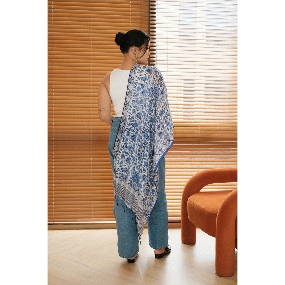 Jual BATIK RATU - Syal Batik Sutra Daun Tumbuh - Blue | Shopee Indonesia