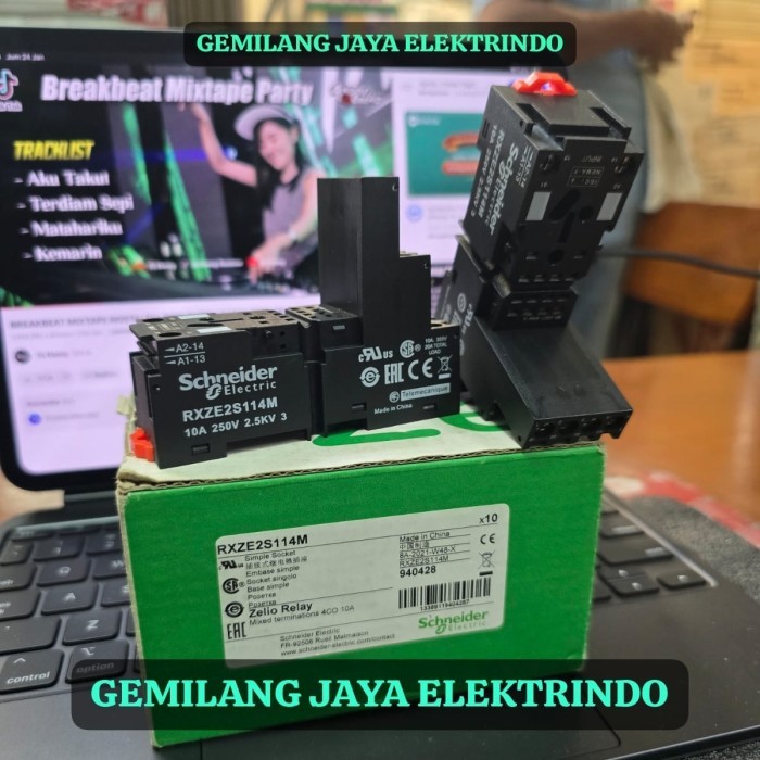 Jual SOKET RELAY SCHNEIDER RXZE2S114M 14 PIN 14 KAKI 10A 250V 4C/O ORIGINAL ( UNTUK RXM4 ...