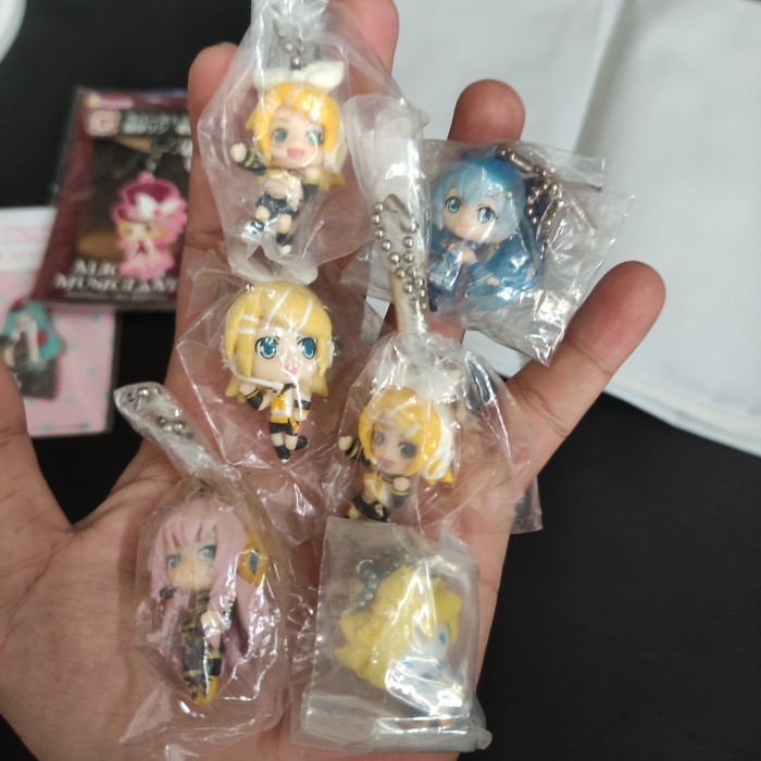 Jual Mini Figure ori miku hatsune keychain key chain kagamine len rin ...