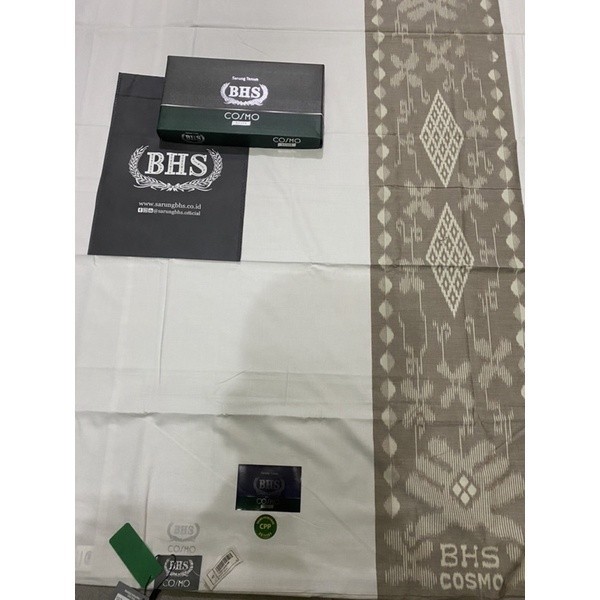 Jual SARUNG BHS COSMO PUTIH POLOS | Shopee Indonesia