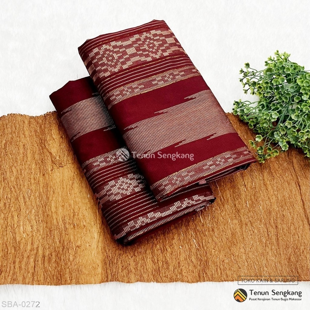 Jual Sarung Bugis Sutra Makassar Tenun Asli Marun Krem - Athirah by ...