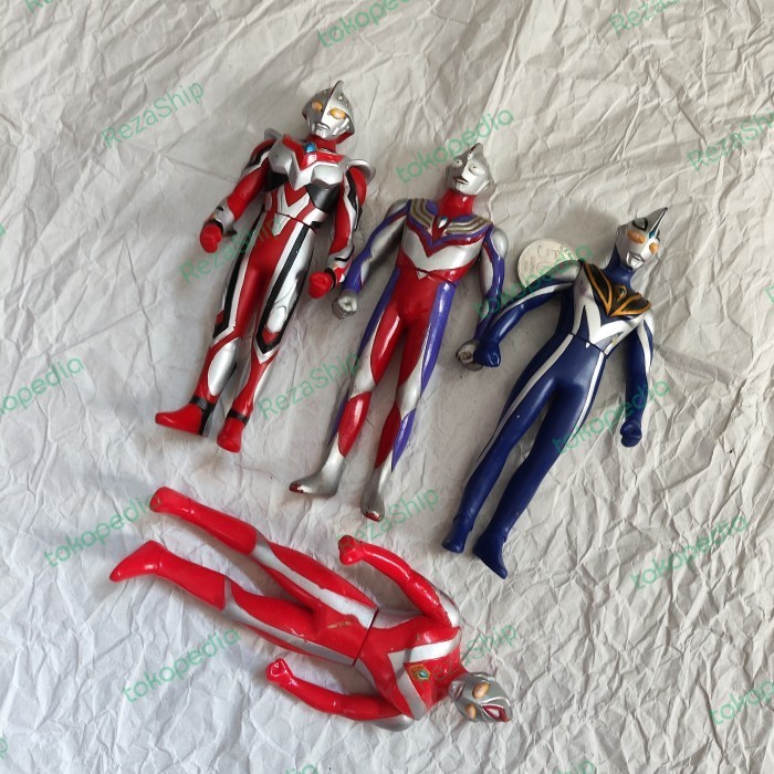 Jual uhs ultraman tiga multi nexus junis red agul dyna strong type ...