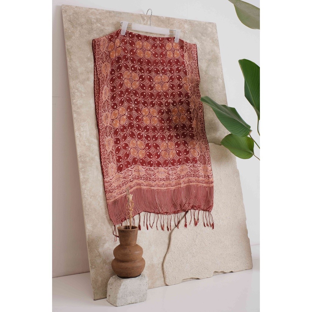 Jual BATIK RATU - Syal Batik Sutra Brown Kawung | Shopee Indonesia