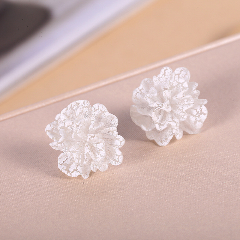 Jual anting bunga akrilik white flower acrylic stud earrings frosty ...