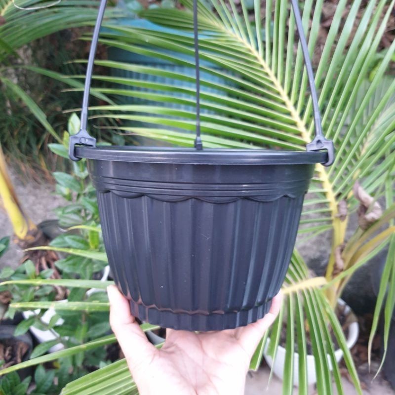 Jual Pot Gantung Pumba 20 - Pot gantung pumba uk 20 warna PUTIH-HITAM ...