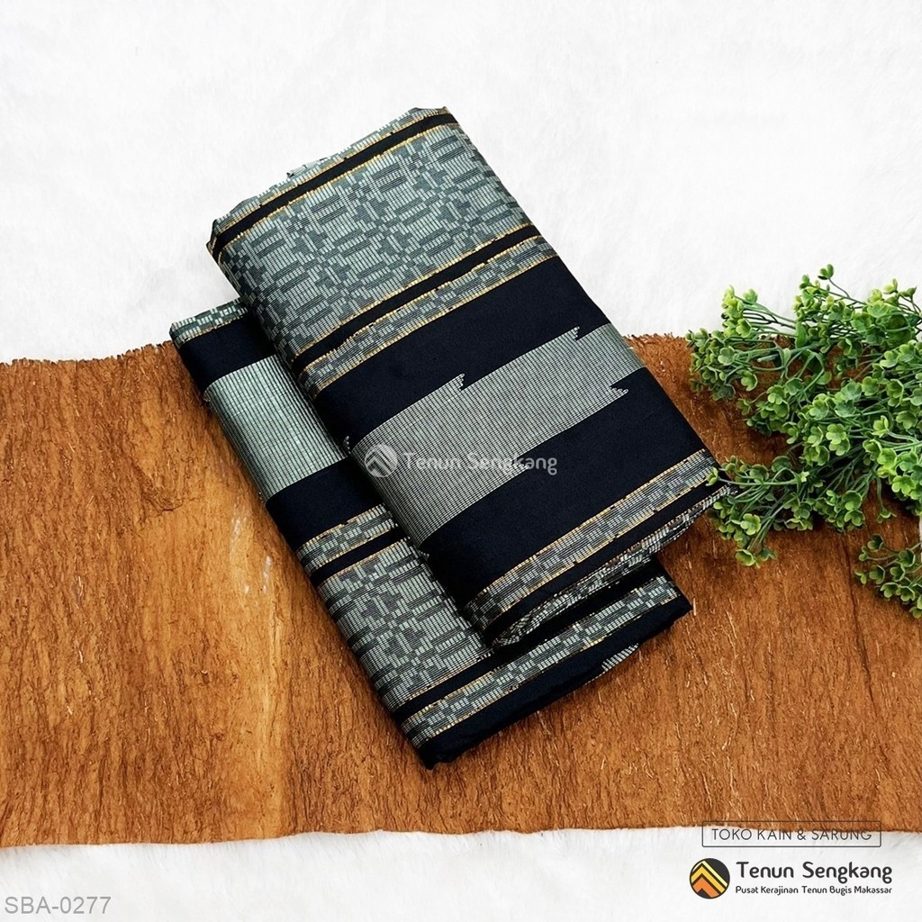 Jual Sarung Bugis Sutra Makassar Tenun Asli Mint Hitam - Athirah by ...