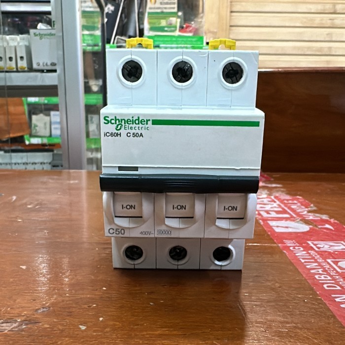 Jual MCB Schneider 3x50A iC60H SNI A9F84350 3P 50A | Shopee Indonesia