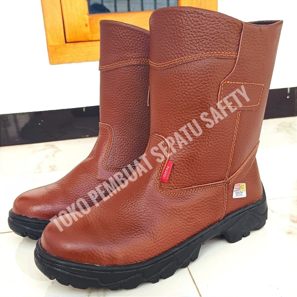 Jual Sepatu safety kulit sapi asli plat besi tahan paku tahan benda ...