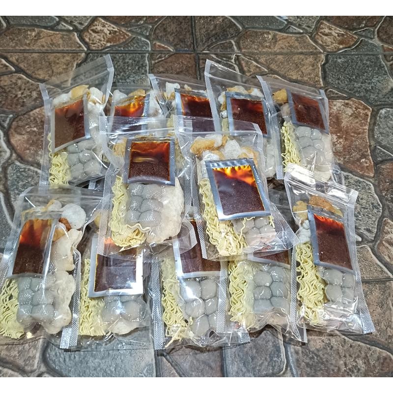 Jual 12 BUNGKUS BASO ACI SUPER + MIE EXTRA MINYAK PEDAS CHILI OIL ...
