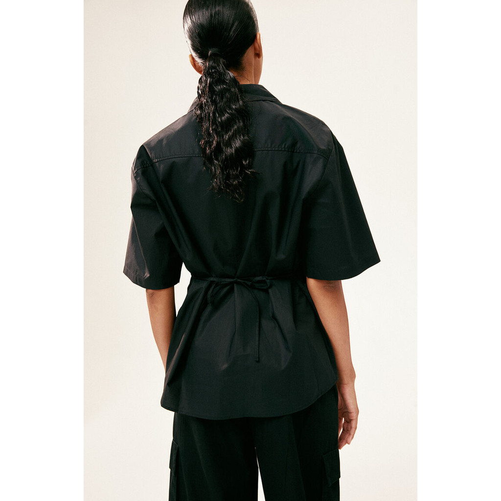 Jual H&M Wanita Kemeja Katun Bertali Serut 1230881003_Black | Shopee ...