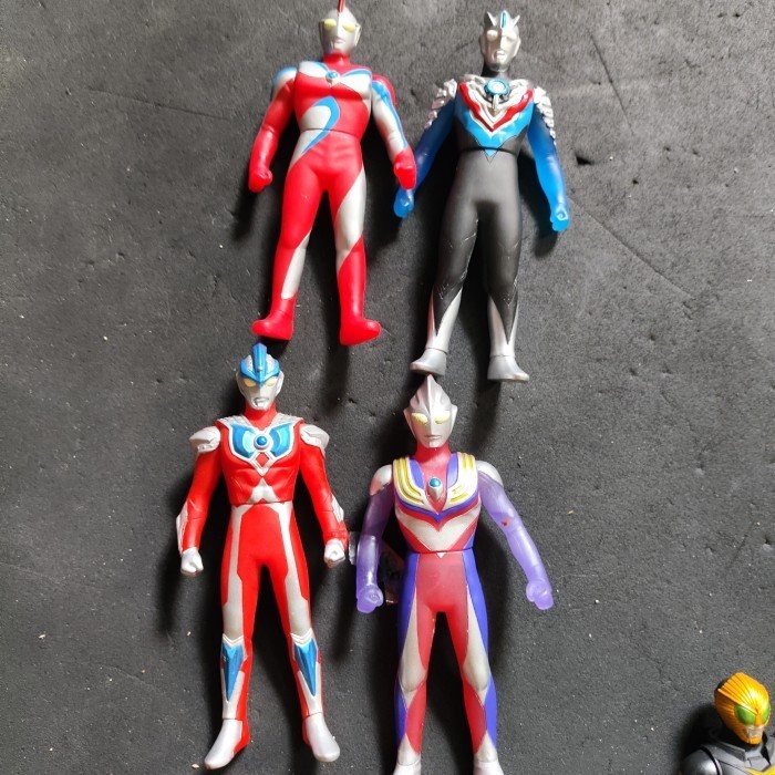 Jual ultra hero series ultraman uhs cosmos tiga ginga orb hurricane corona | Shopee Indonesia