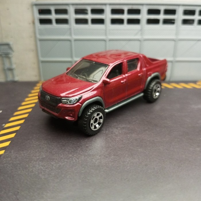Jual Matchbox 2018 Toyota Hilux Merah Double Cabin Truck loose | Shopee ...