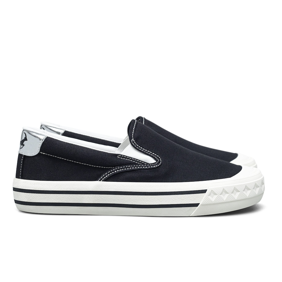 Jual Sepatu Compass Retrograde Slip On 25th Black Silver | Shopee Indonesia