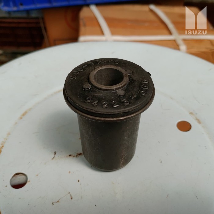 Jual Bushing Lower Arm / Bushing Sayap Bawah Isuzu Panther Import Japan ...