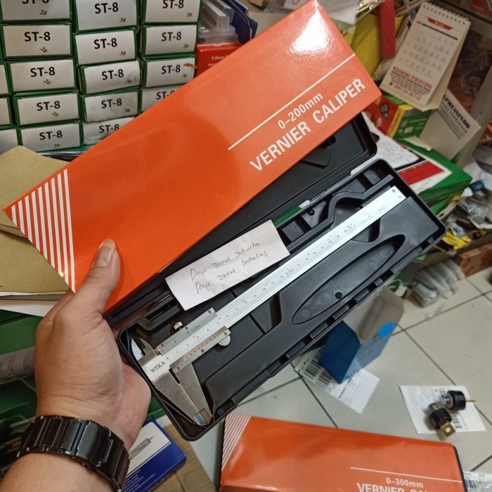 Jual weka sigmat 8" / sikmat 200mm weka taiwan / vernier caliper 8 inc ...