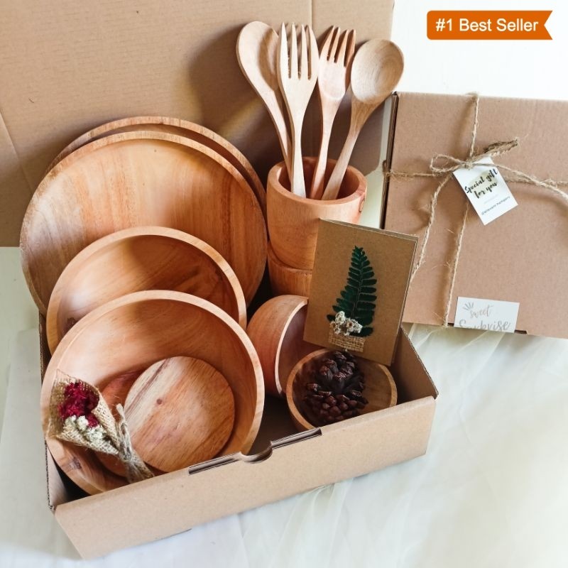 Jual KADO PERNIKAHAN / HAMPERS ALAT MAKAN KAYU MAHONI SET /KADO WISUDA ...
