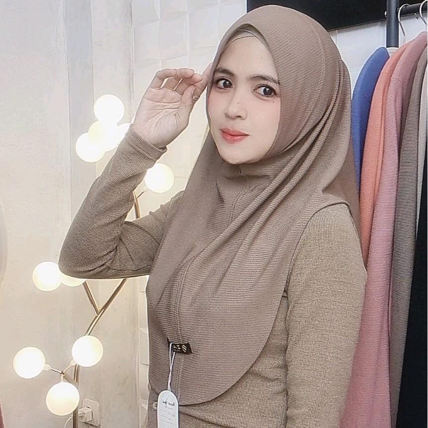 Jual ZAIN - Lasso M Hijab Bergo Non Pet Hijab Malay Jersey Knit Jilbab Daily Instan | Shopee ...