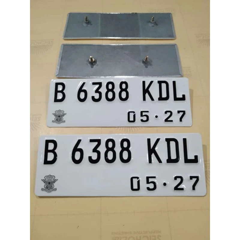 Jual plat motor putih baut tanam font terbaru / plat motor custom 1 pcs ...