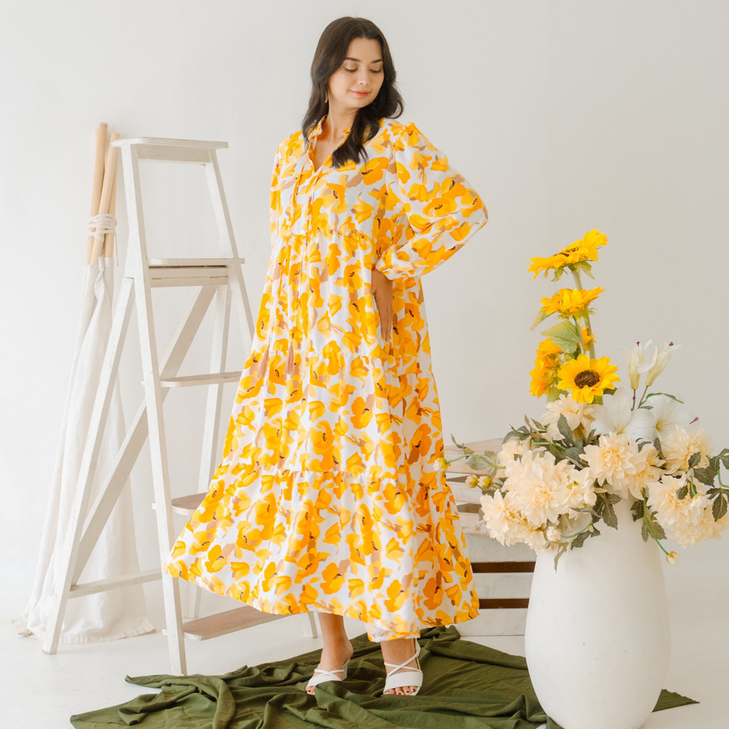 Jual Sienna Maxi Dress Yellow - Dress Satin Premium Kuning | Shopee ...