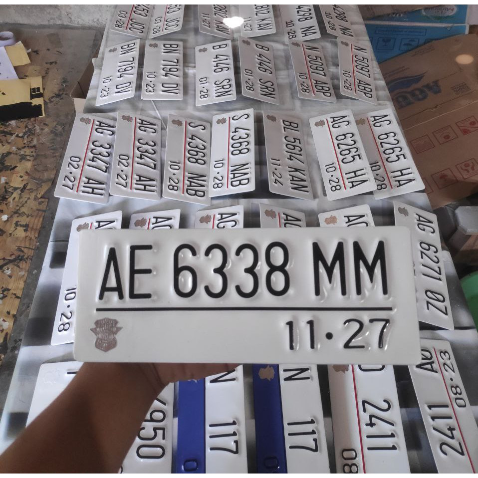 Jual plat motor / plat motor custom baut tanam warna putih free list ...