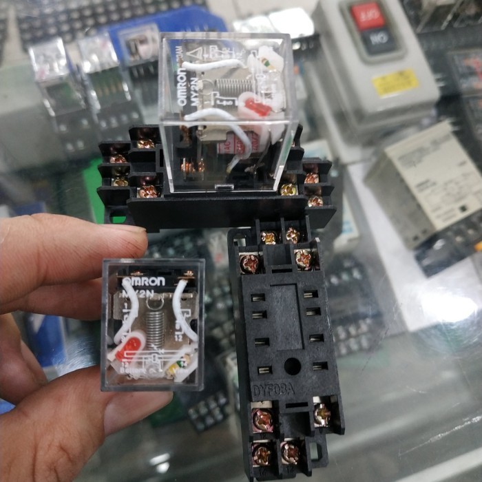 Jual relay omron my2/my2n 220vac+socket 8 feet -Vv45 | Shopee Indonesia