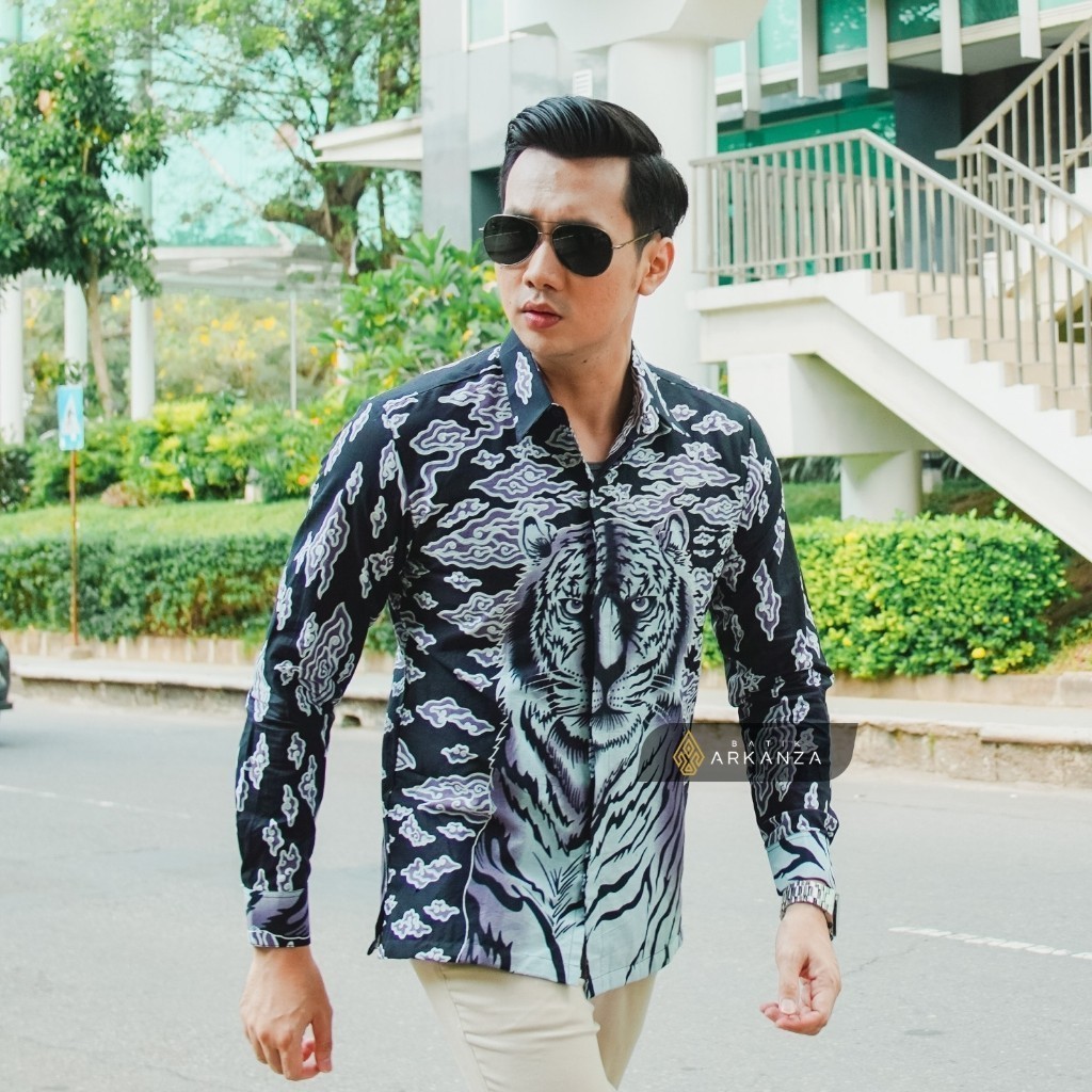 Jual BATIK ARKANZA SOLO Motif Macan Putih Kemeja Baju Batik Laki Laki ...