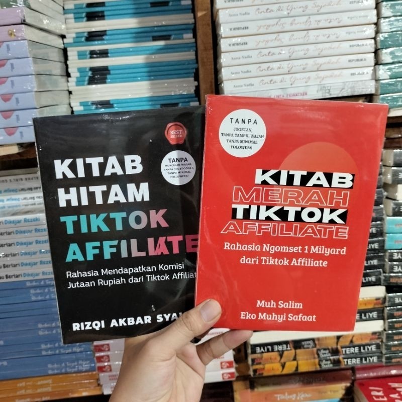 Jual Paket 2 Buku Kitab Hitam Tiktok Affiliate - Kitab Merah Tiktok Affiliate | Shopee Indonesia