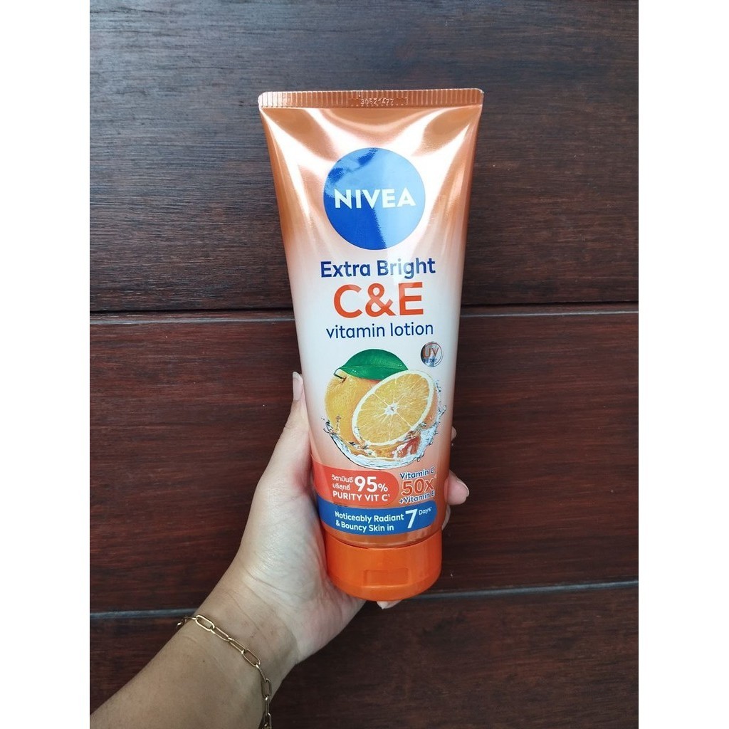 Jual Nivea Extra Bright C & E Vitamin Lotion 320 ml | Shopee Indonesia