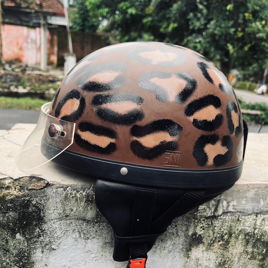 Jual Helm Chip Retro Motif Leopard List Chrome Gratis Topi Pet Vintage ...