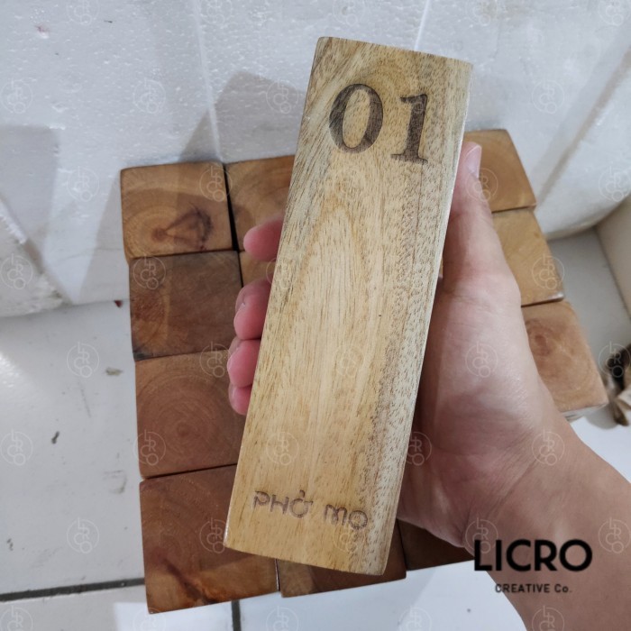 Jual NOMOR MEJA ANGKA BALOK KAYU ENGRAVED SOLID WOOD SQUARE CUBE TABLE ...