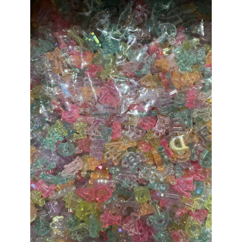 Jual HIASAN MANIK MANIK PERMATA manik huruf gantung Mix warna bening AB ...