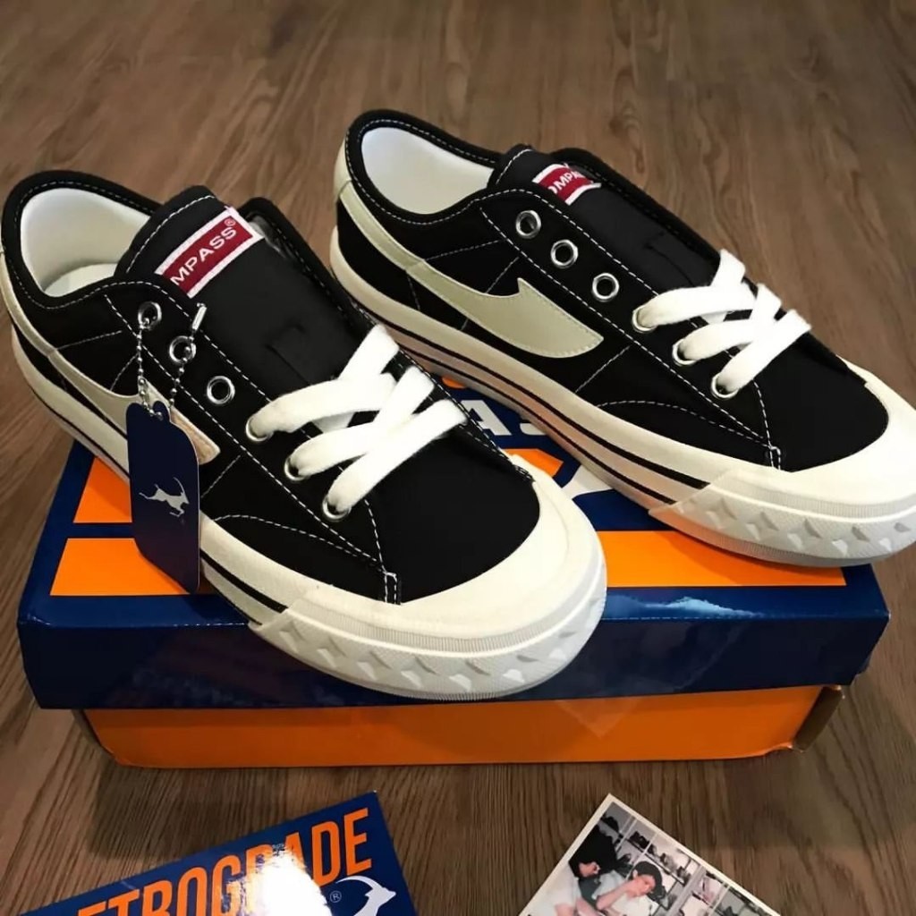 Jual Sepatu Compass Original Pria Compas Retrograde Black White Blue ...