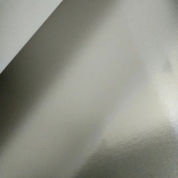 Jual kertas karton perak lokal ukuran A4 22 x 29,7 | Shopee Indonesia