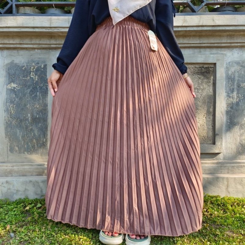 Jual (ROK PLISKET JUMBO PREMIUM AURA) •rok plisket premium•lipatan besar•rok jumbo | Shopee ...