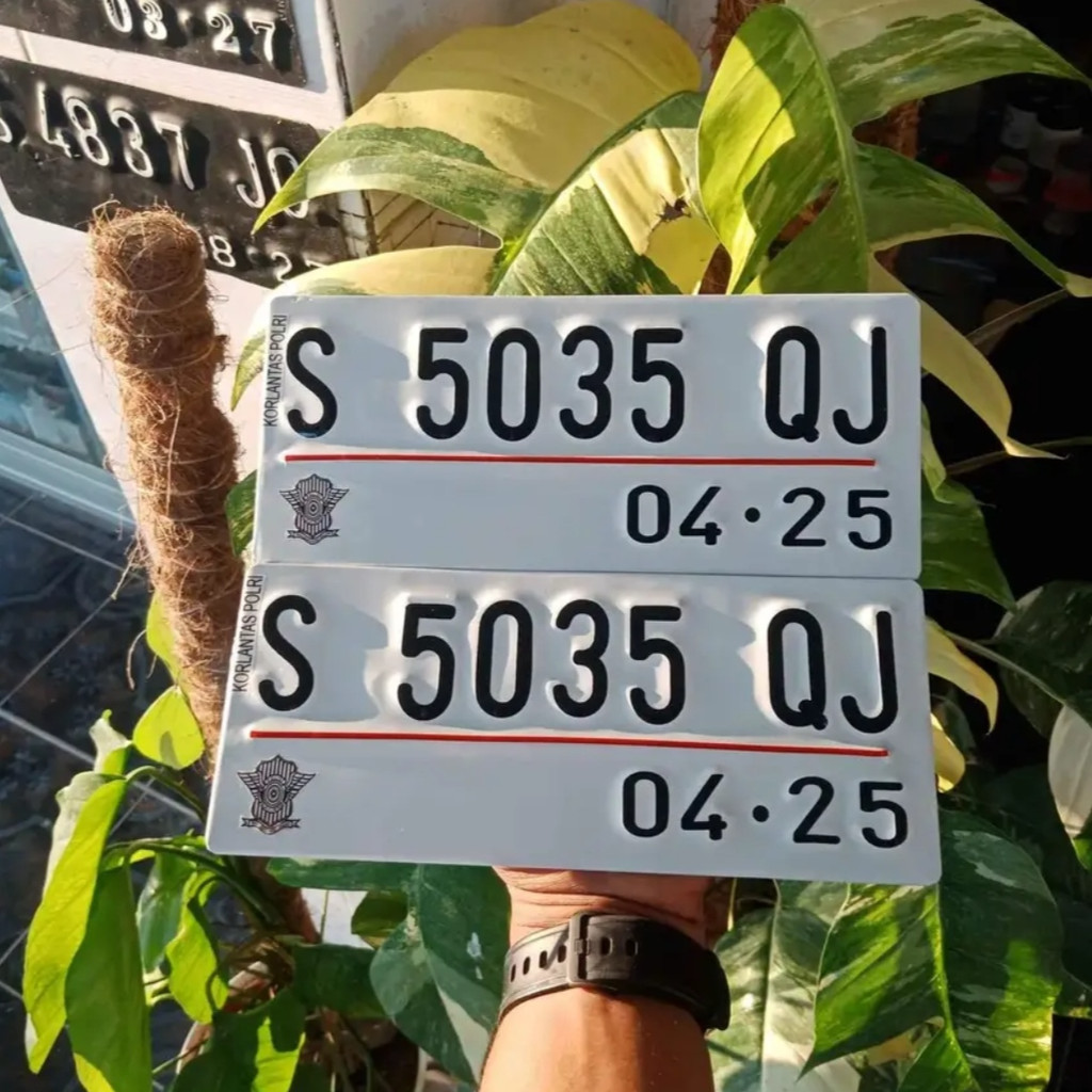 Jual plat motor putih bebas custom / plat motor baut tanam free list ...