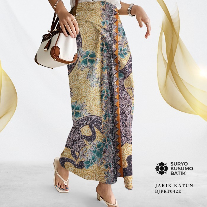 Jual Suryo Kusumo Batik - Kain Jarik Batik Tulis Katun - Bunga Emas ...