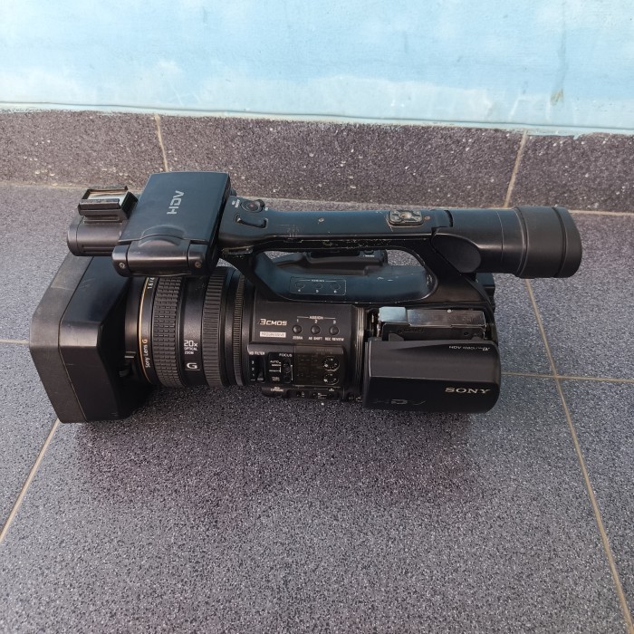 Jual Handycam Sony HVR-Z5P Output HDMI Streaming | Shopee Indonesia