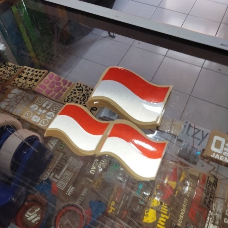 Jual Sticker Merah Putih CUTTING BENDERA INDONESIA GELOMBANG | Shopee ...
