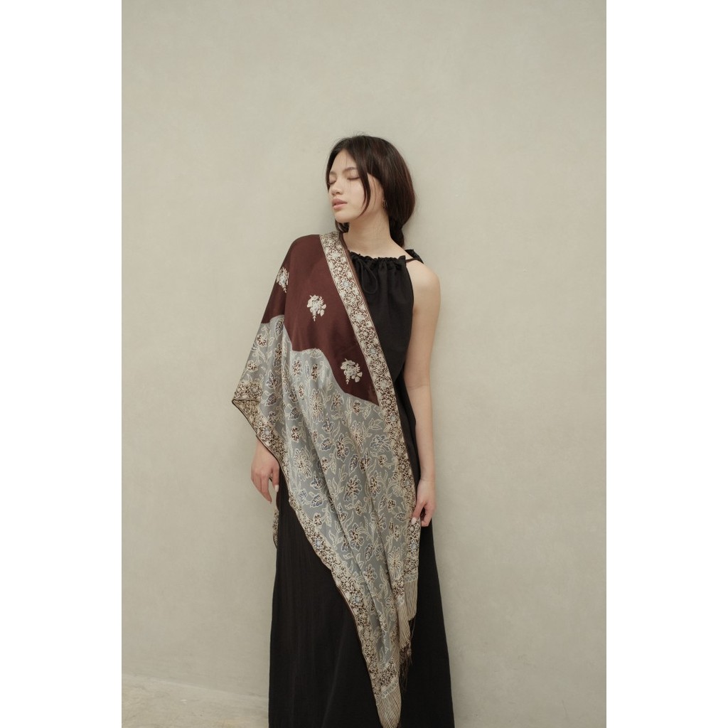 Jual Batik Ratu - Syal Sutra Batik Premium - Selaras Brown Grey ...