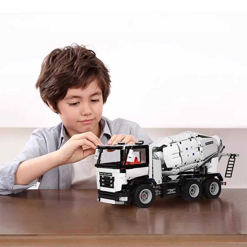 Jual ONEBOT Mainan Truk Molen Concrete Mixer Truck Lego 730 Building ...