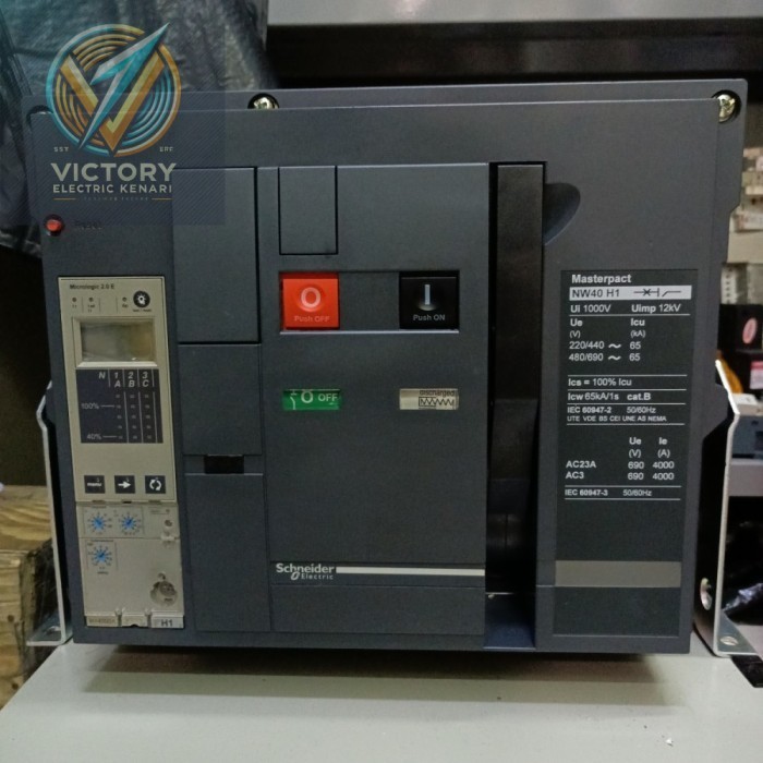 Jual Acb NW 3p 4000a Schneider 65ka manual Shneider menawarkan Air Circuit Breaker (ACB ...