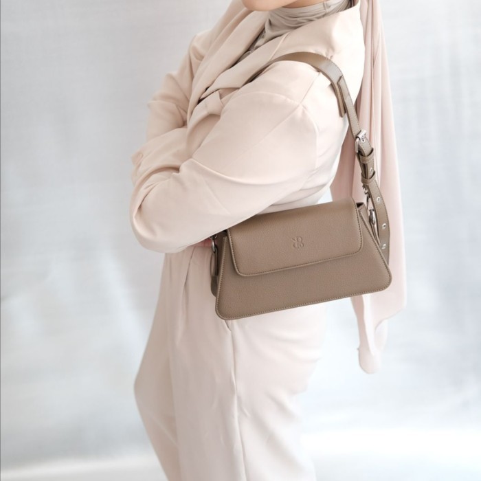 Jual PRIOR BAGS x ATOZZ - PIXIE BAG (TAS WANITA) - COFFEE | Shopee ...