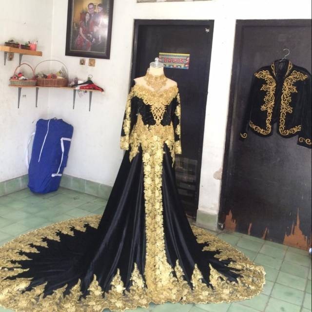 Jual Baju Pasangan Kebaya Beskap Pengantin Bludru Ekor Panjang Pakaian