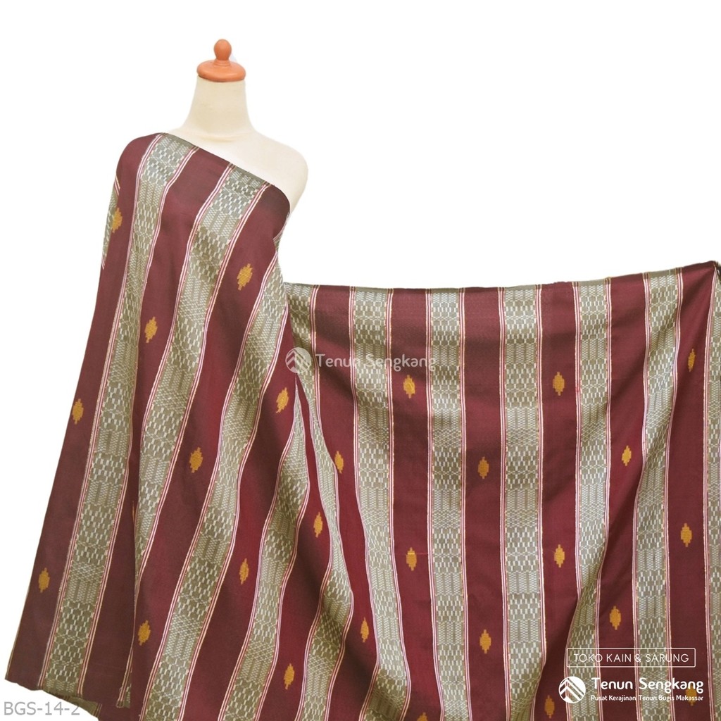 Jual Kain Tenun Baltong Kristal Sobbi' Sutra Bugis Makassar Marun ...