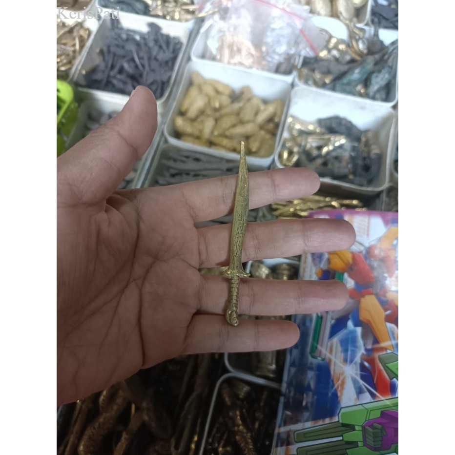 Jual miniatur pedang VOC emas full kuningan sepuh mataram Islam jaman ...