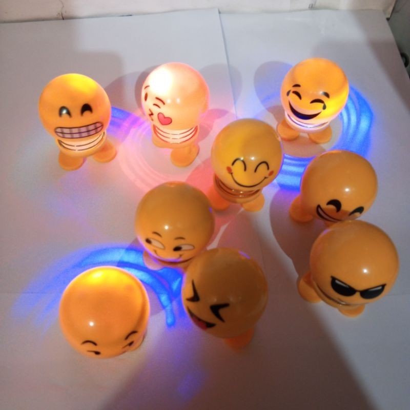 Jual Boneka Emoticon Per Goyang Head Emoji Spring Doll Pajangan Mobil ...