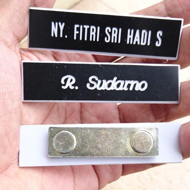 Jual Nama dada Ukir SEHARI JADI/nama hitam/nama grafir/name tag Grafir ...