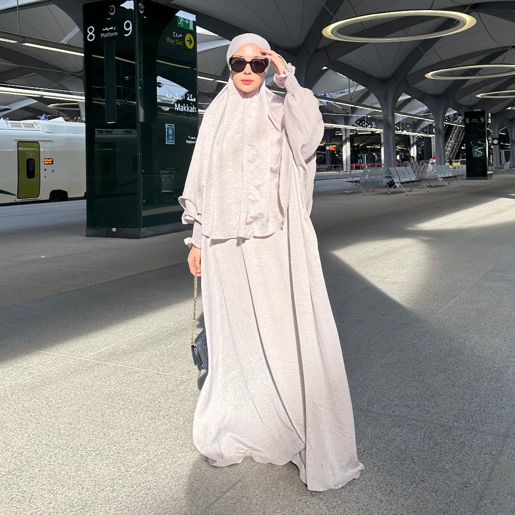 Jual GAJIAN SALE!! Lozy Hijab - Hanida Abaya Set (One Set Abaya Umroh Haji Gamis Set Kerudung ...