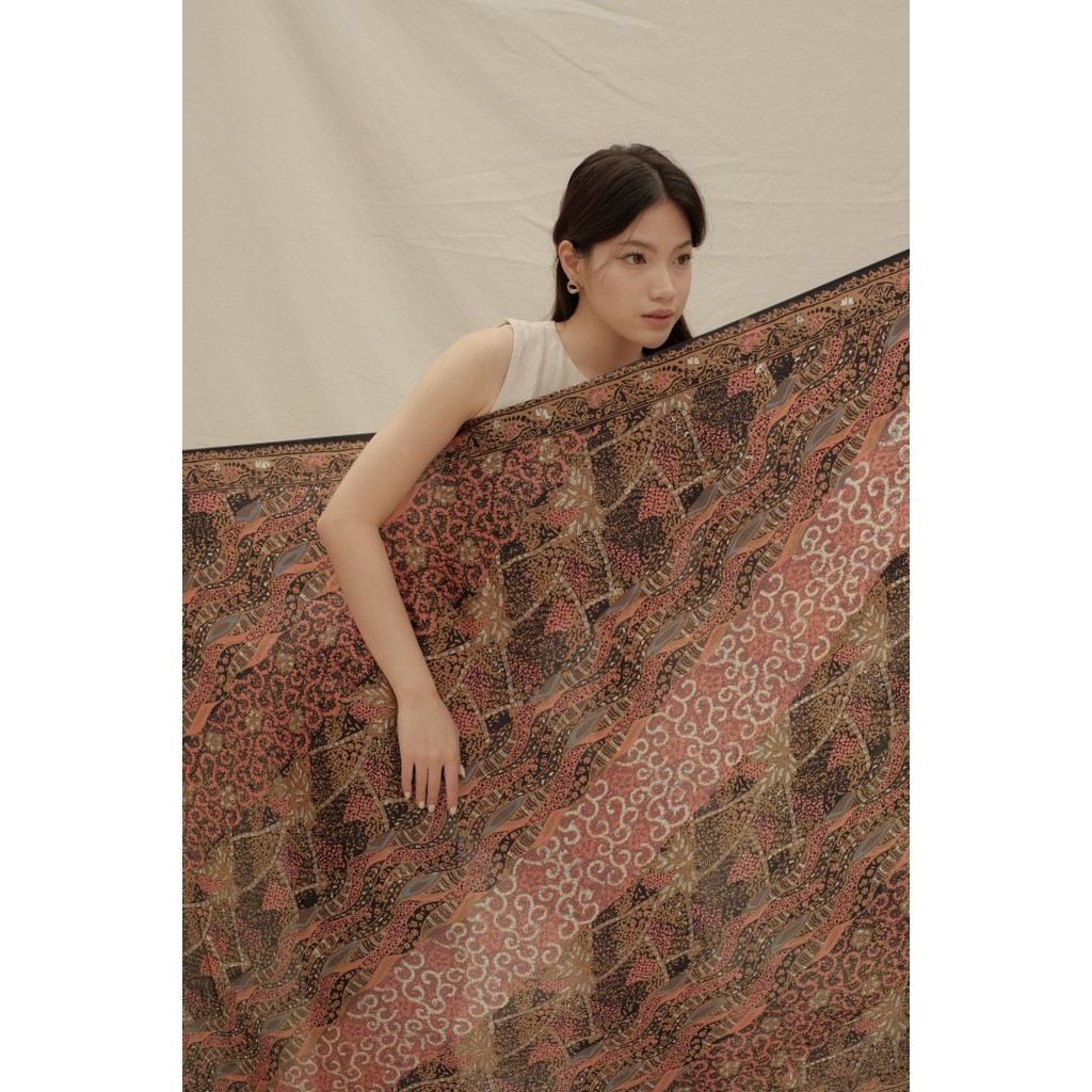 Jual Batik Ratu - Selendang Sutra Batik Tulis - Sangga Langit - Black ...